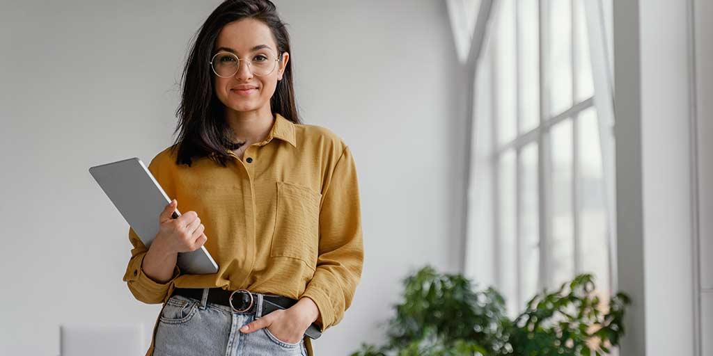 5 Tips And Tricks On How To Always Look Classy At Work - Mommy B Knows Best